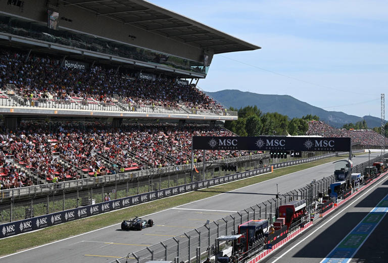 "At least a two-stop": George Russell and Lewis Hamilton expect ...