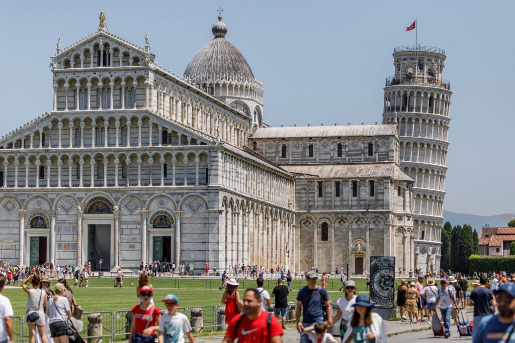 10 historic landmarks that leave some visitors disappointed