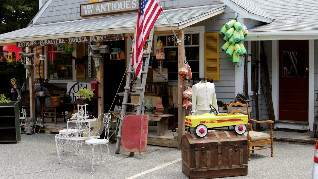 15 US towns celebrated for antique shopping