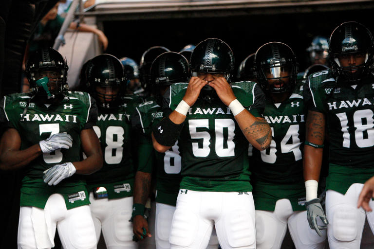 Ex-recruiting head at Hawai’i football sues over narcolepsy harassment