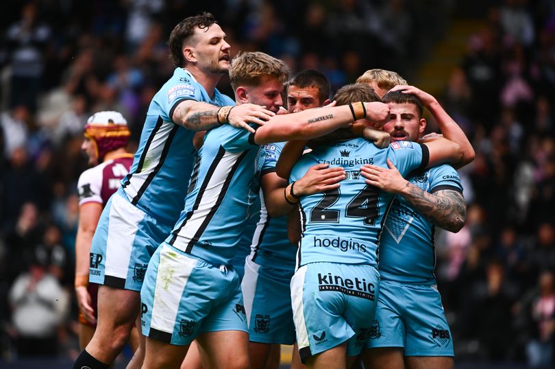 Hull FC find their groove to smash woeful Huddersfield Giants and end ...