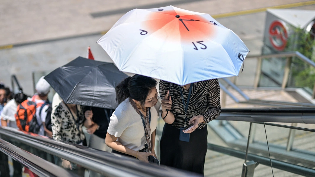 9 public habits polite people avoid