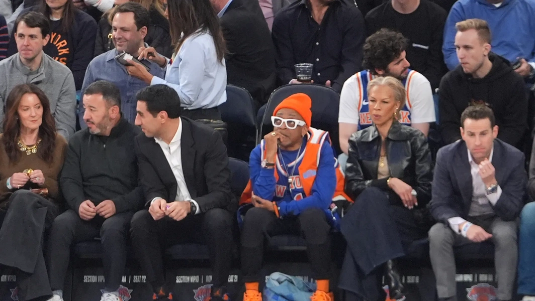 Hank Azaria vents over Taylor Swift's prime Knicks seats