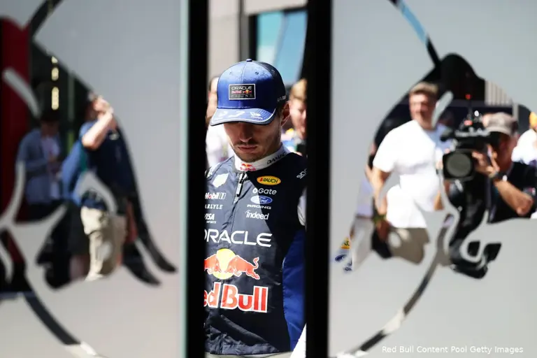 Verstappen deelt complimenten uit aan concurrent: "Hij ging enorm hard"