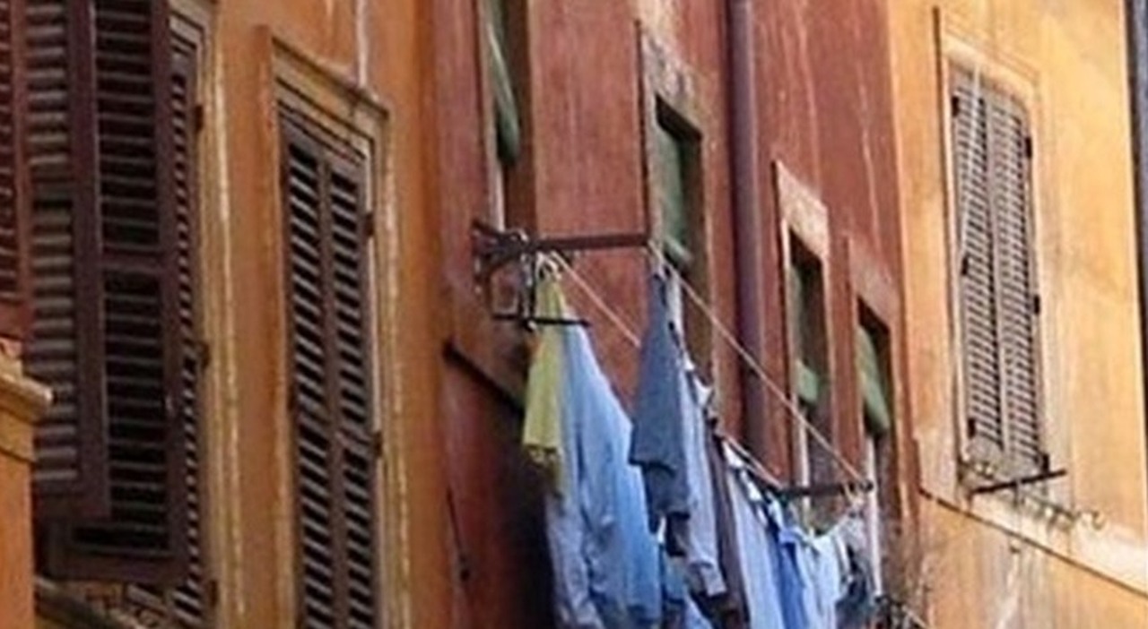 Bucato, come farlo senza "spaccarsi" la schiena? Le 12 regole chiave (c ...