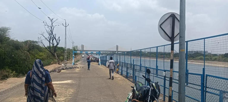 Ahmedabad: Engaged teens jump into Narmada canal; youth’s body found ...