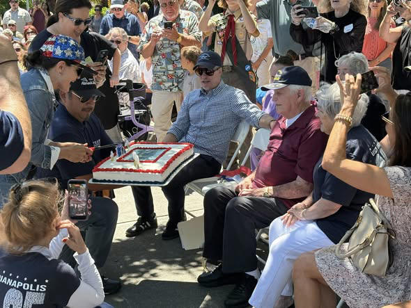 USS Indianapolis survivor Harold Bray gets ultimate gift