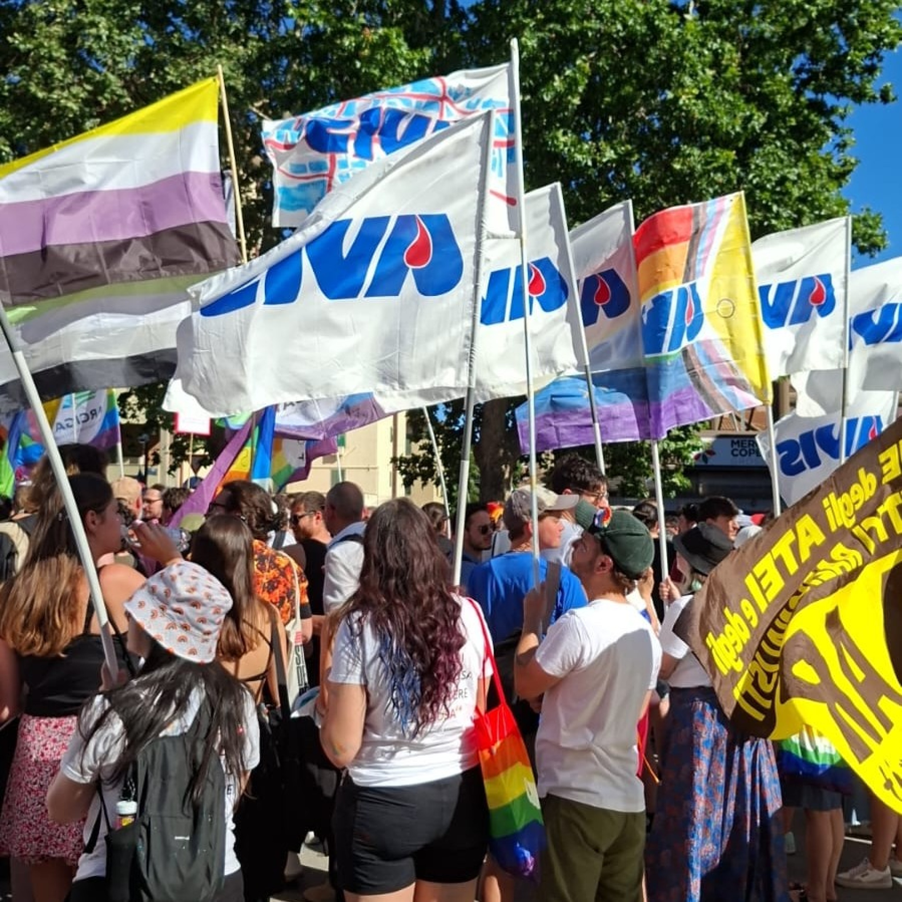 Migliaia al Toscana Pride, Boldrini 'diritti a Lgbt non riconosciuti'