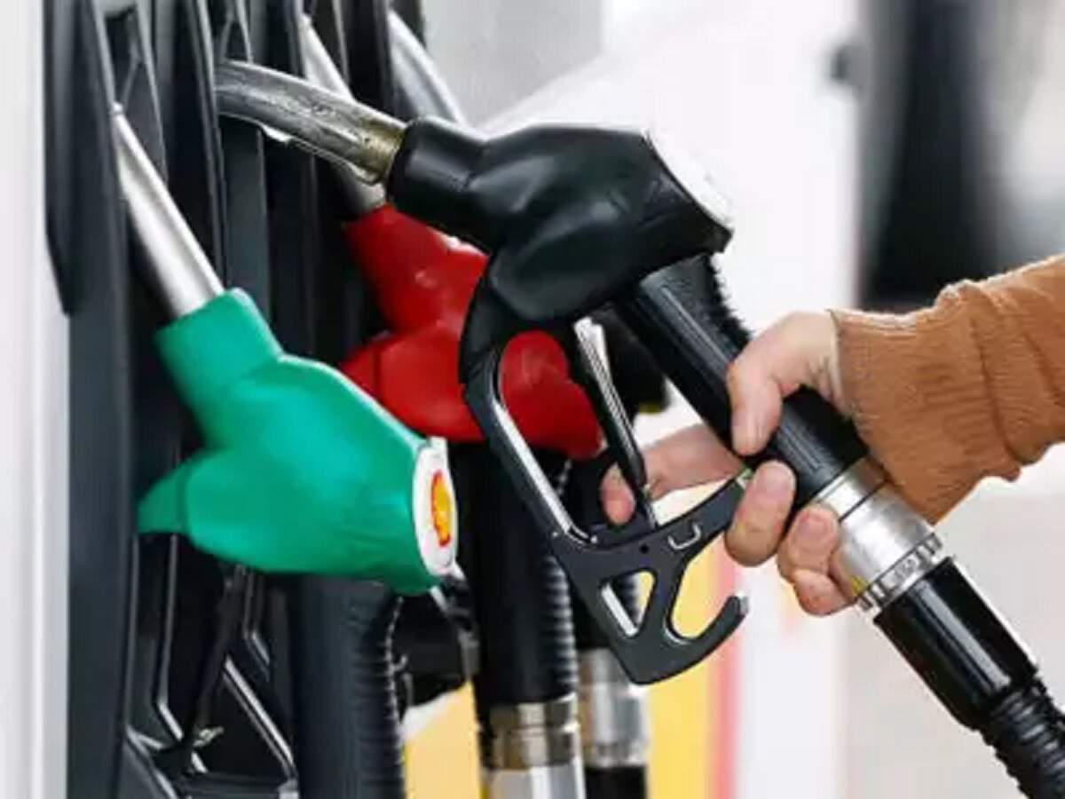 Gadkari signs 100% ethanol fuel rules file
