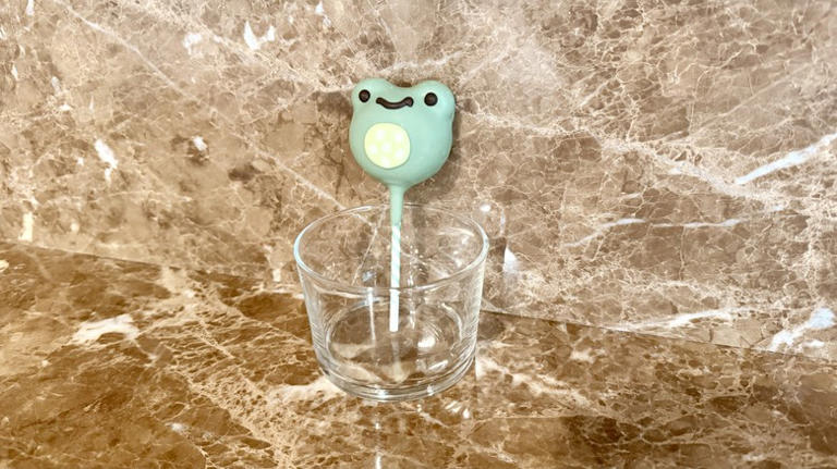 The Starbucks cake pop you should avoid — it looks better than it tastes