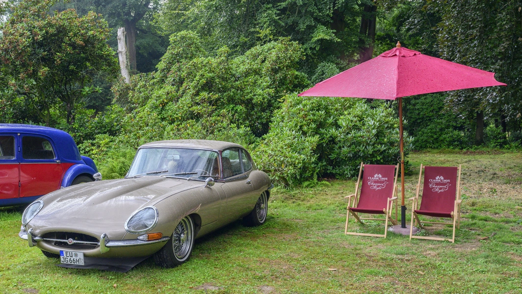 10 iconic vintage cars that made history