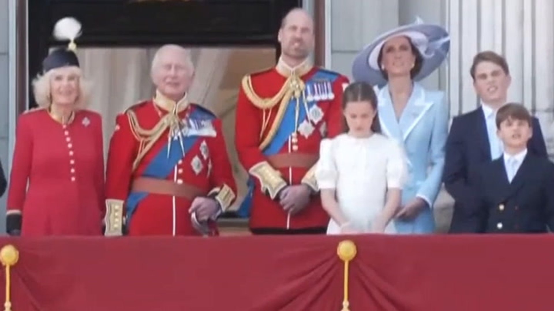 Prince George fights off sneeze during Red Arrows flypast while Prince ...