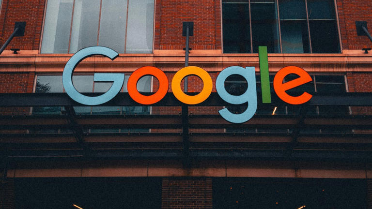 Google unveiled TurboQuant, a method that cuts the memory bottleneck ...