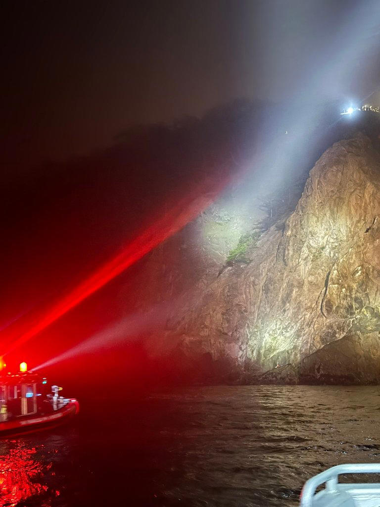 Dramatic moment hiker saved during 7-hour rescue mission on foggy ...