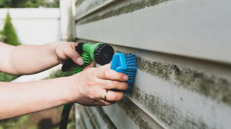 Tackle tough stains on vinyl siding with a favorite household cleaner