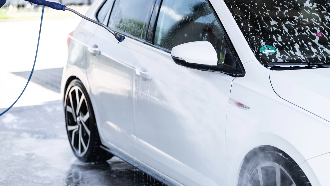 12 car washing mistakes that damage your vehicle