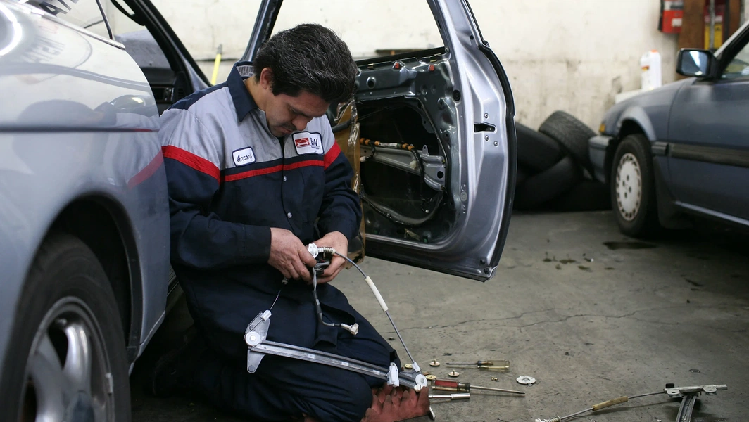 8 car brands mechanics avoid