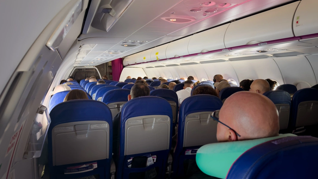 Tips for staying comfortable in a middle seat