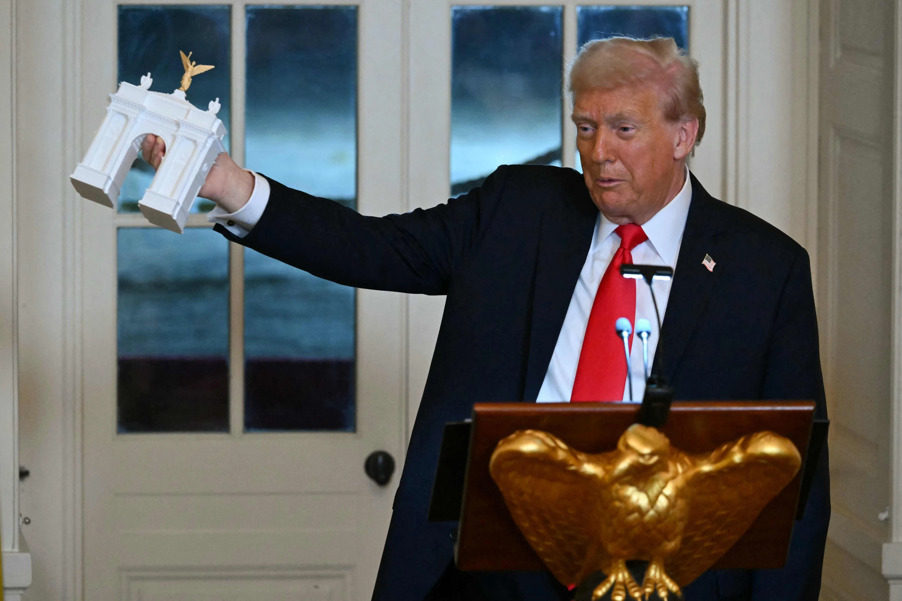 Trumps Machtarchitektur: Ein Triumphbogen, dreimal so hoch wie das ...