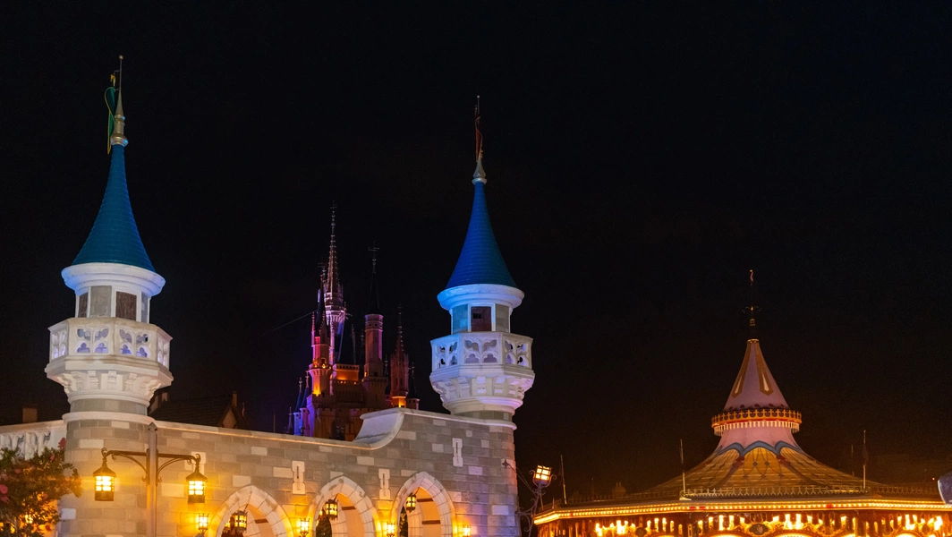 10 hidden details and rules in Disney parks
