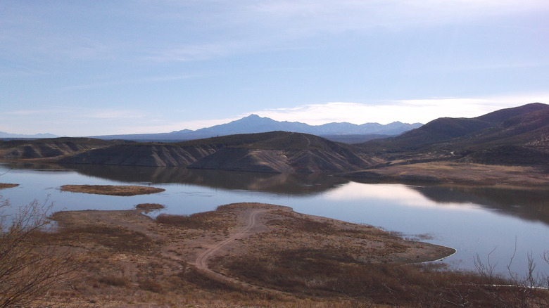 A scenic Arizona lake abruptly closes, disrupting summer travel plans
