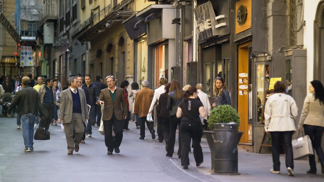 How to blend in like an Italian