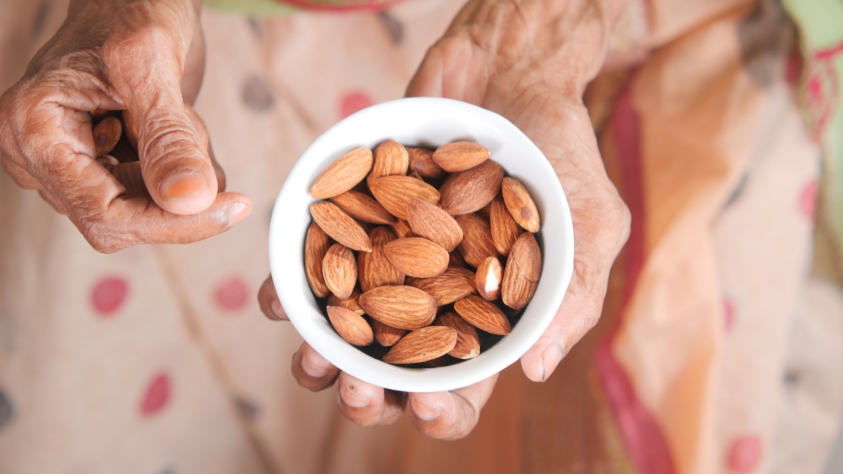 4 surprising foods cardiologists secretly keep in their kitchen for ...