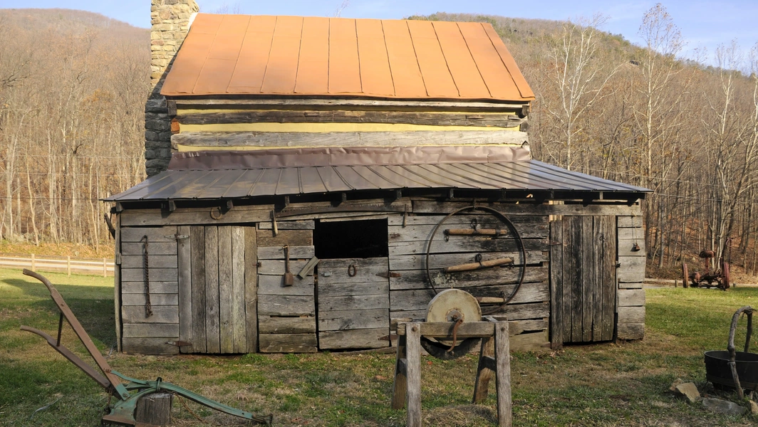4 historic landmarks and cabins in Abingdon