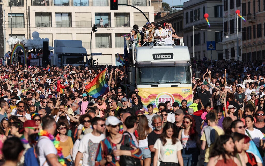 Israelis say they were attacked at Bologna Pride for carrying rainbow ...