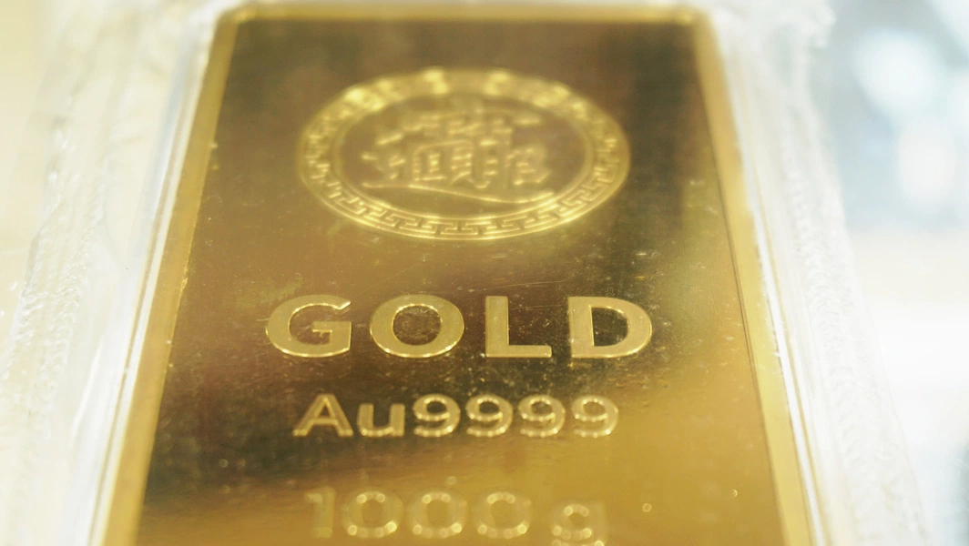 Gold surge drives melting of some luxury watches