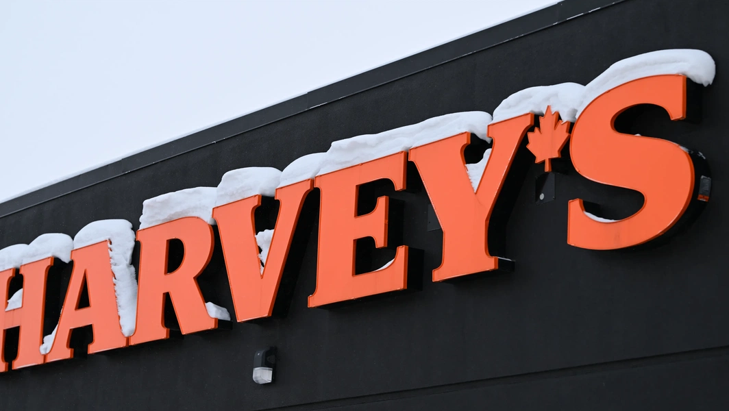 9 Canadian fast food chains popular with visitors