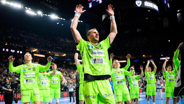 Milosavljev taut spät auf: Füchse Berlin stürmen gegen Magdeburg ins Finale