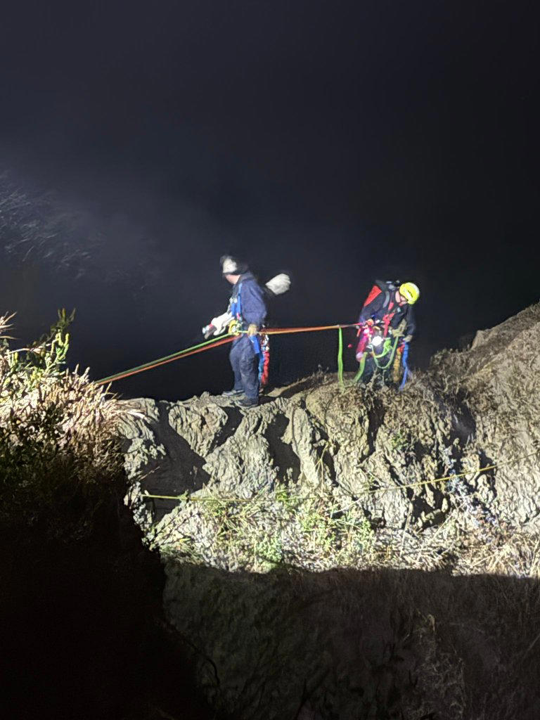 Dramatic moment hiker saved during 7-hour rescue mission on foggy ...