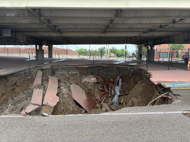 I-44 closed through most of Downtown St. Louis due to a water main ...