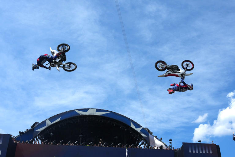 Motocross star Ricky Carmichael at White House for stunt show