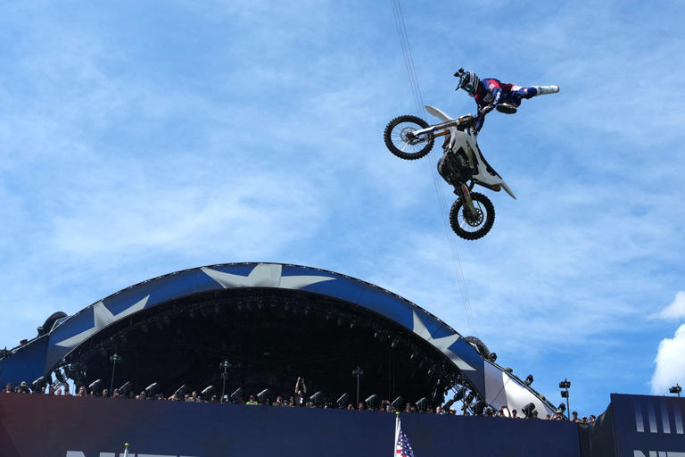 Motocross star Ricky Carmichael at White House for stunt show