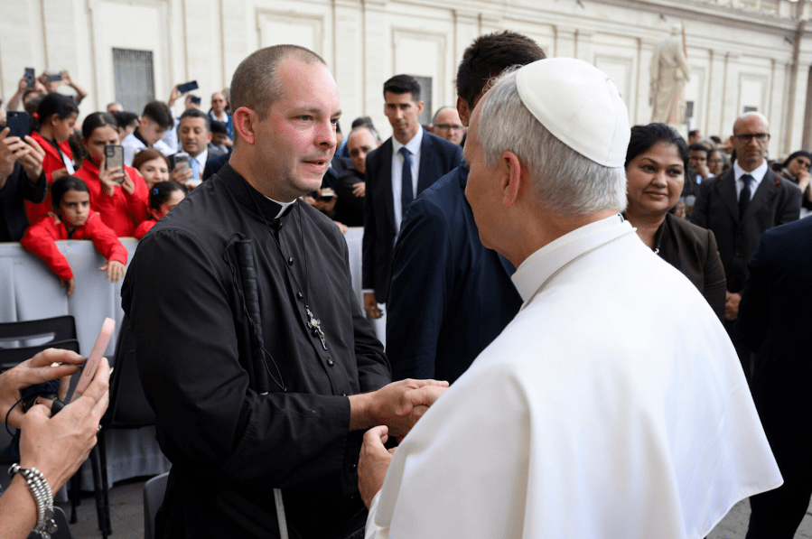 “It was beautiful”: Blind Owensboro priest meets pope in Italy