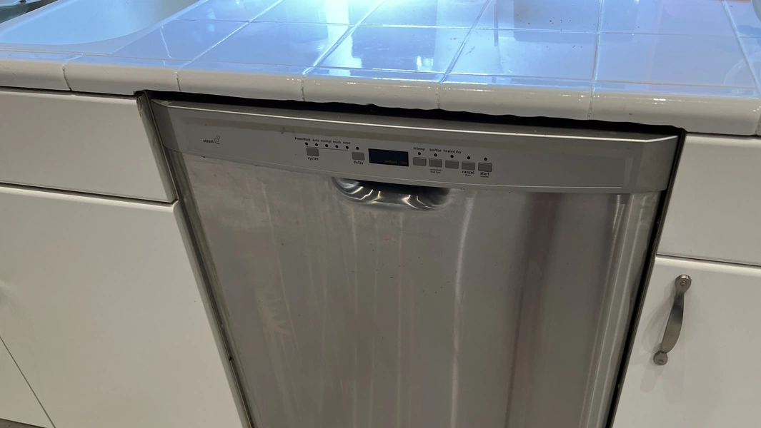 7 signs your dishwasher needs replacing
