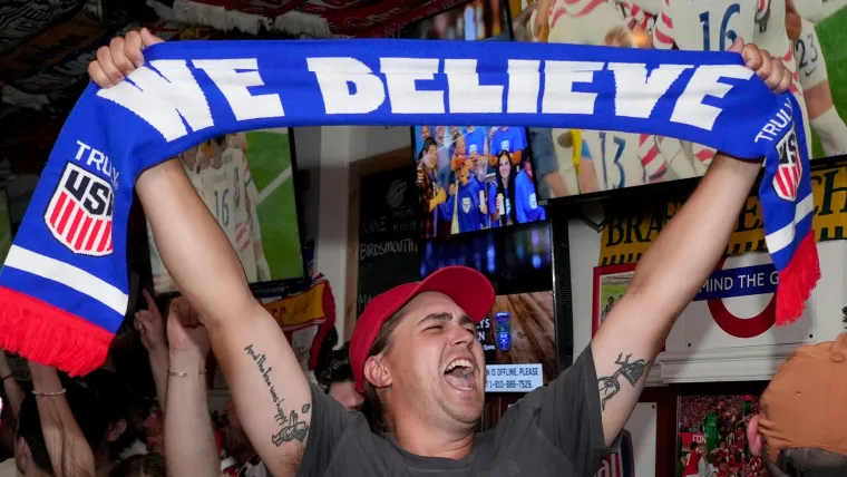 Scotland embracing Boston for World Cup, packs harbor full of party boats