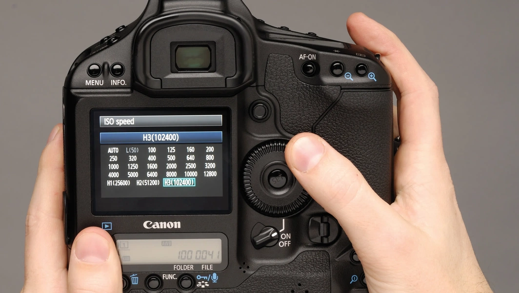 Mastering advanced DSLR settings and features
