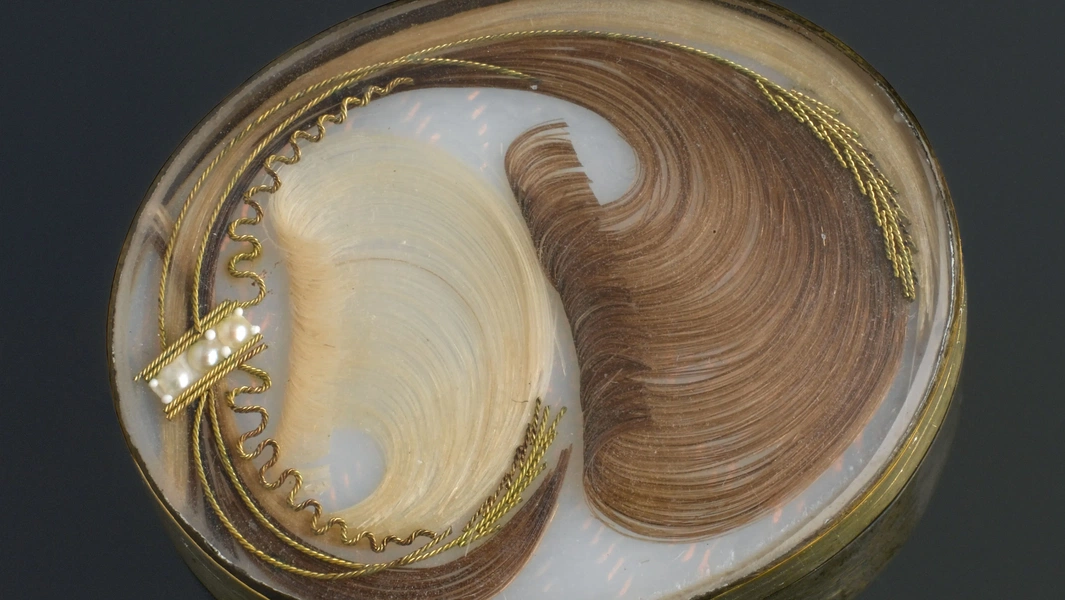 Understanding vintage jewelry and its value