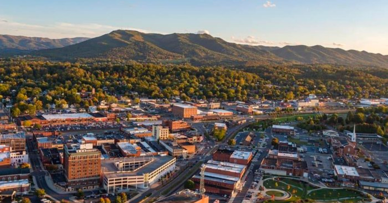 This charming Tennessee town comes alive every summer weekend