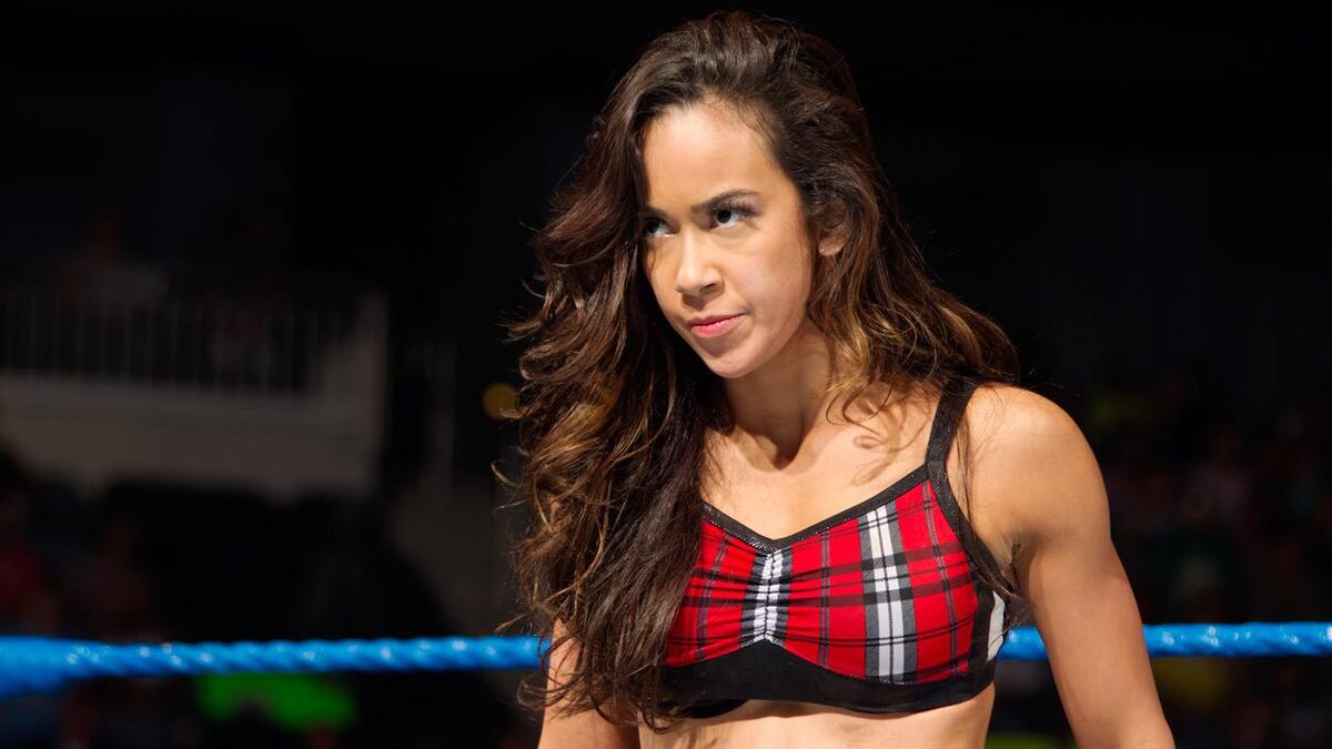10 WWE female wrestlers with career halts due to injuries
