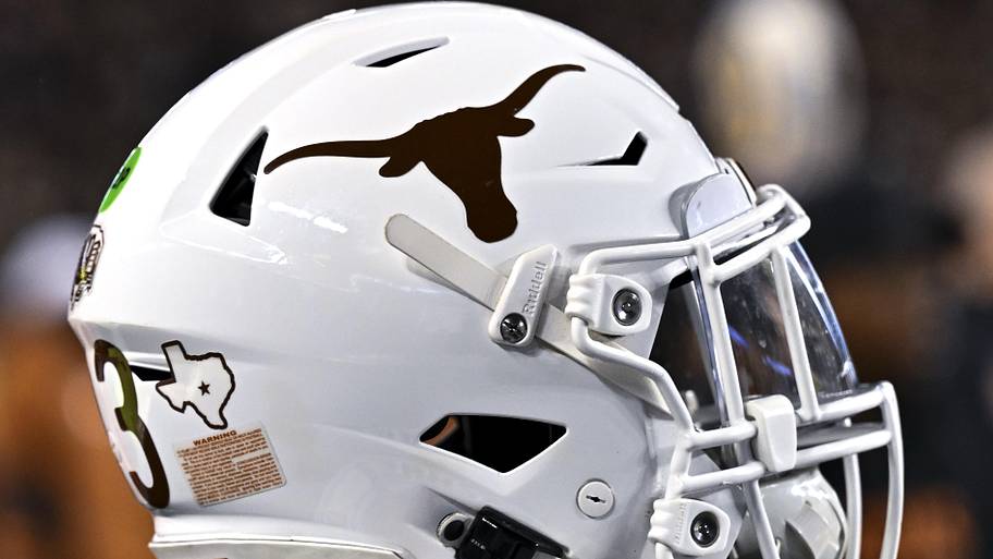 Texas Longhorns make final cut for 5-star defensive lineman