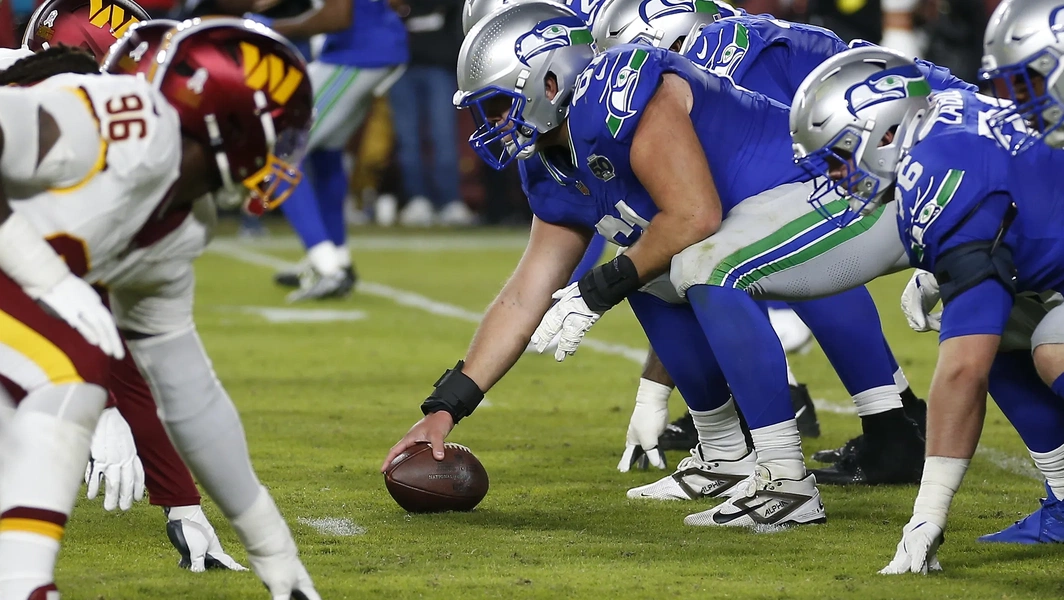 Seahawks eye veteran guard Zeitler to bolster O-line