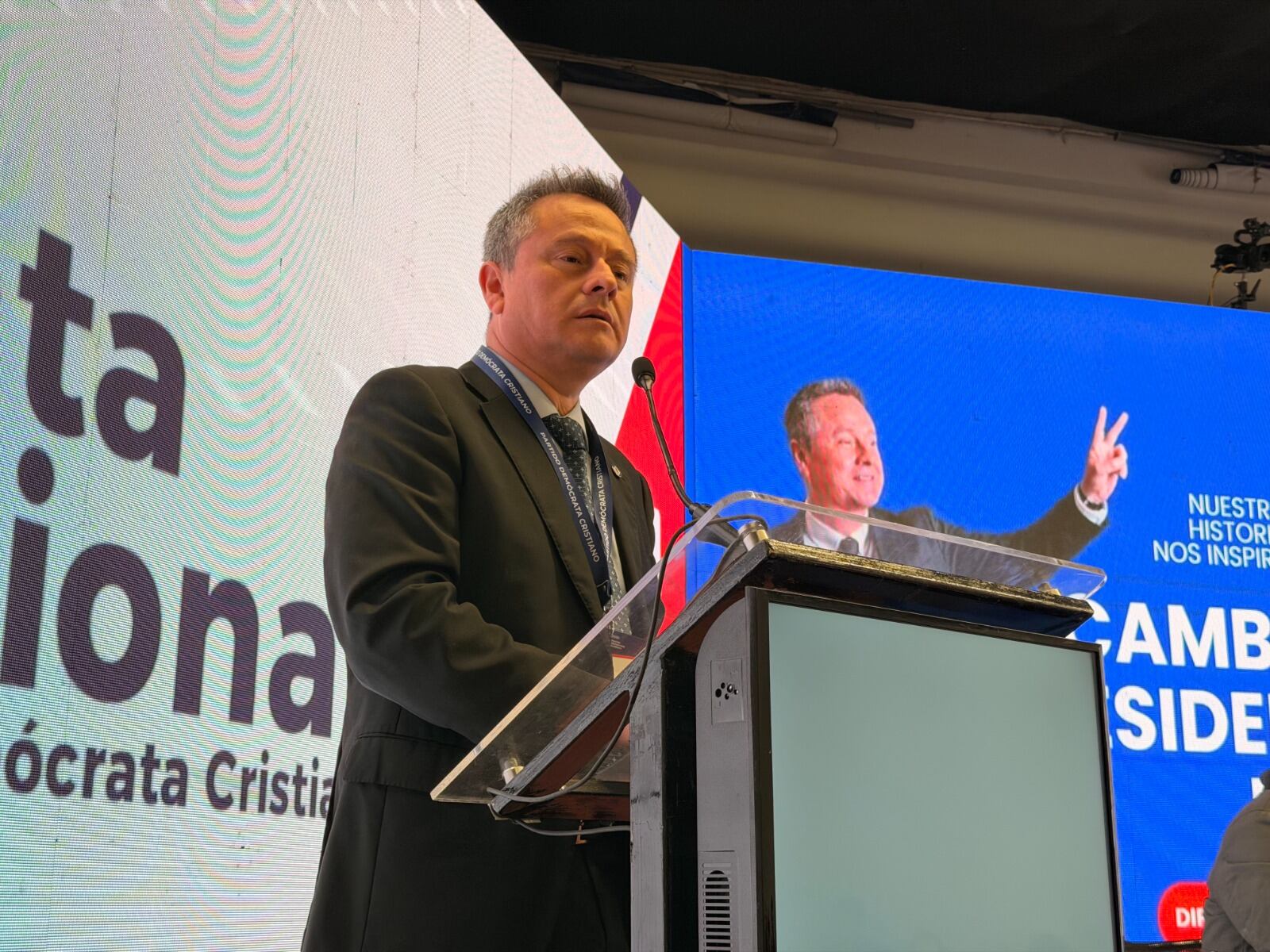 Álvaro Ortiz asume presidencia de la DC y define rol opositor ante ...