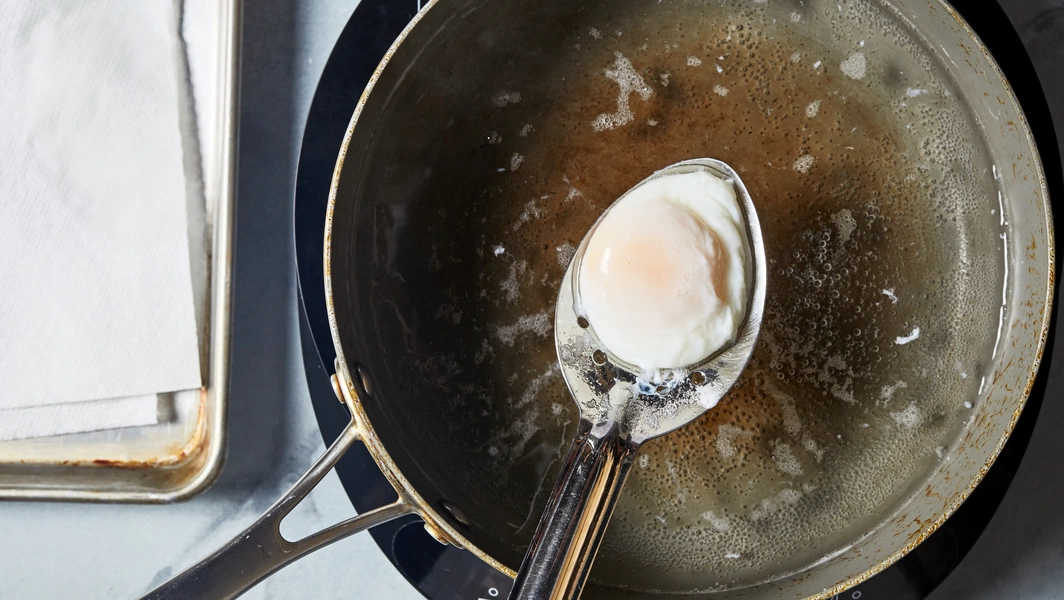6 techniques for perfectly poached eggs