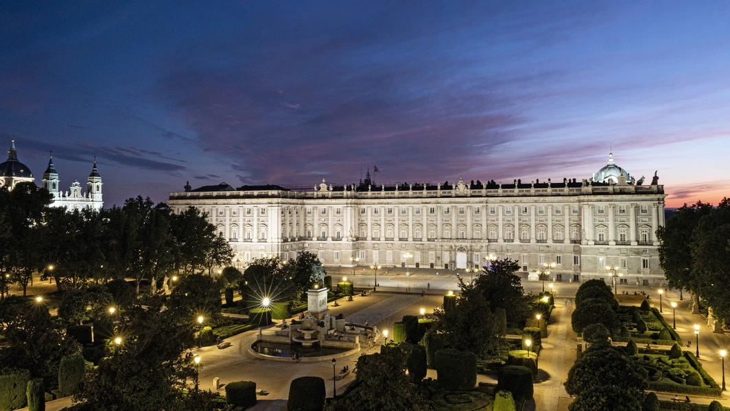 15 royal residences around the world