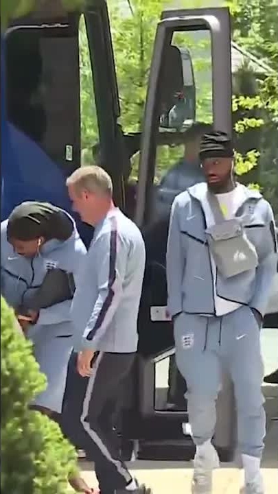 World Cup KC: England players arrive at Prairie Village hotel