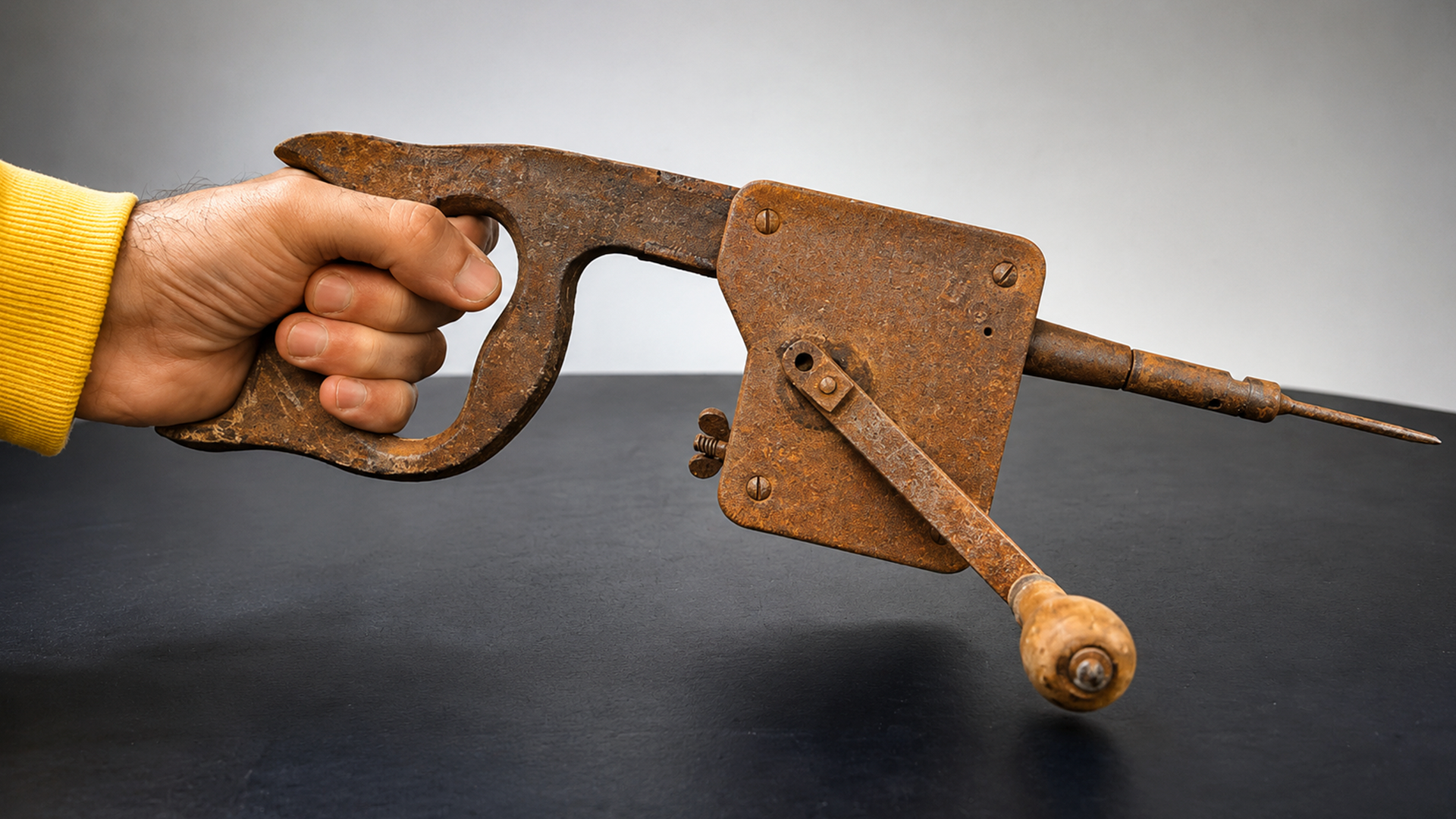 I restored a 1930 Belgian hammer drill! 🔧